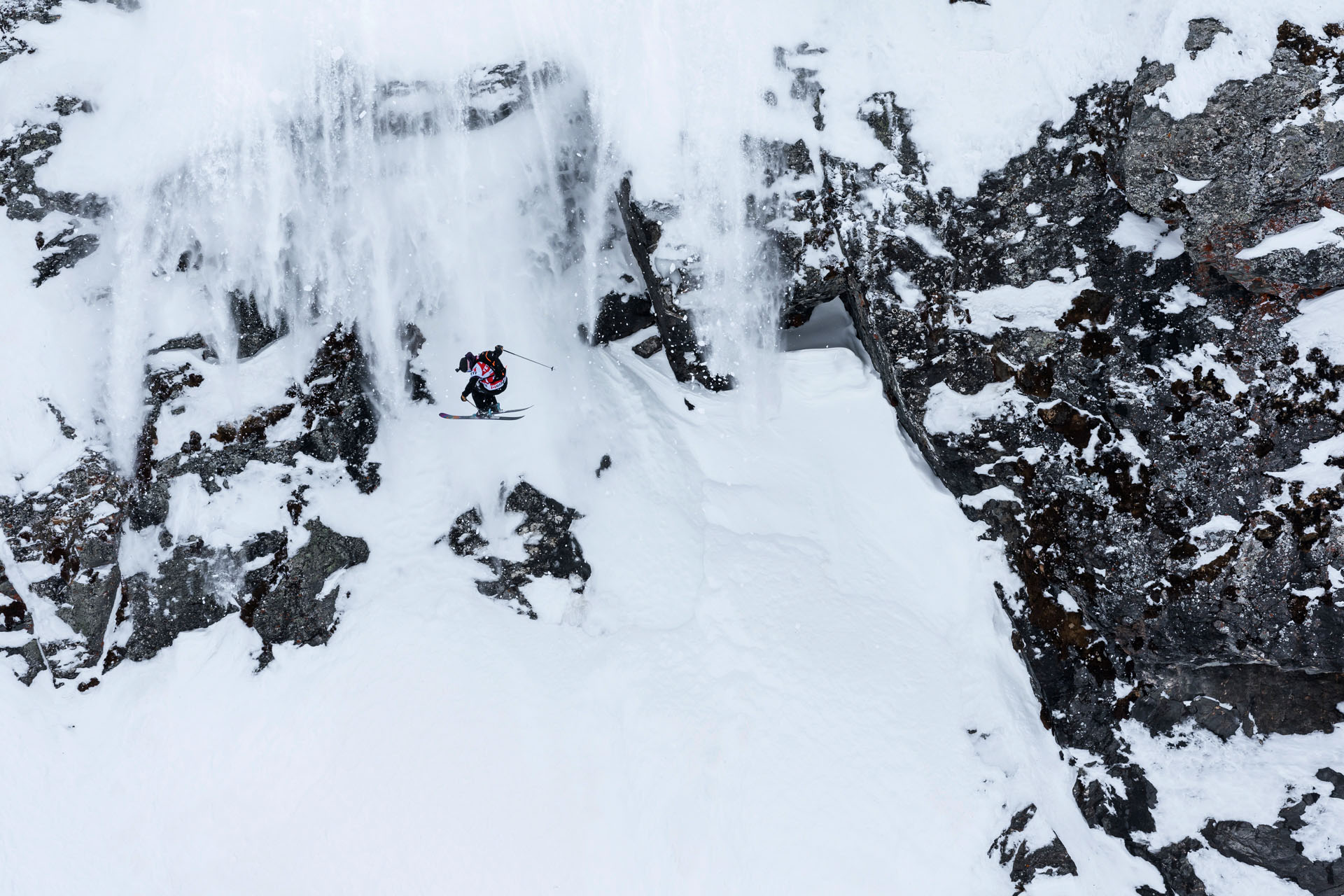 Hedvig Wessel and Max Hitzig are the Freeride World Tour Champions ...